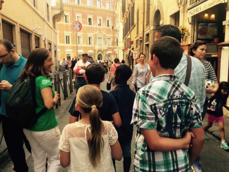 Top 10 Tips for Traveling with Kids- from a mother of 5 | Global Munchkins