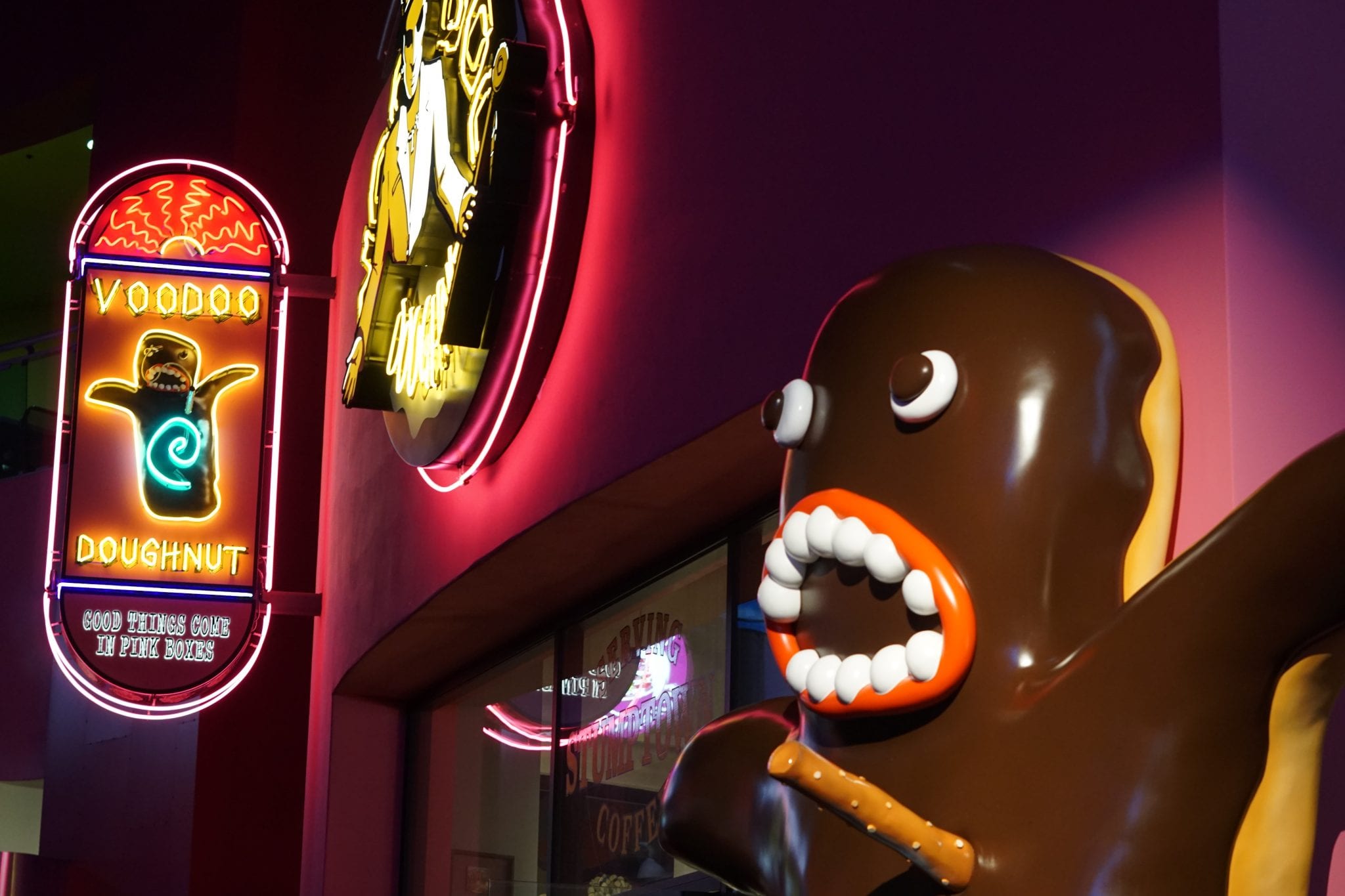 13 Drool Worthy Pics that'll make you go to Voodoo Donuts CityWalk TODAY!
