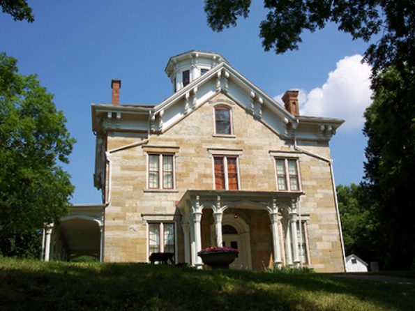 15 Awesome Things to do in Dubuque with Kids | Global Munchkins